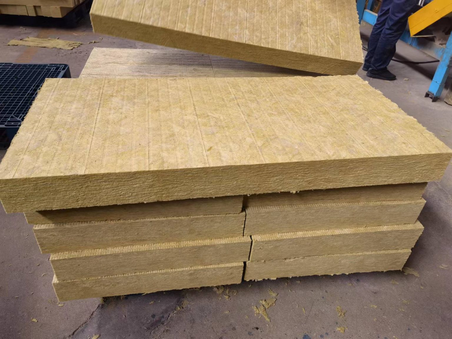 Rockwool – Insulating Products - PT Mitra Utama Lestari Abadi